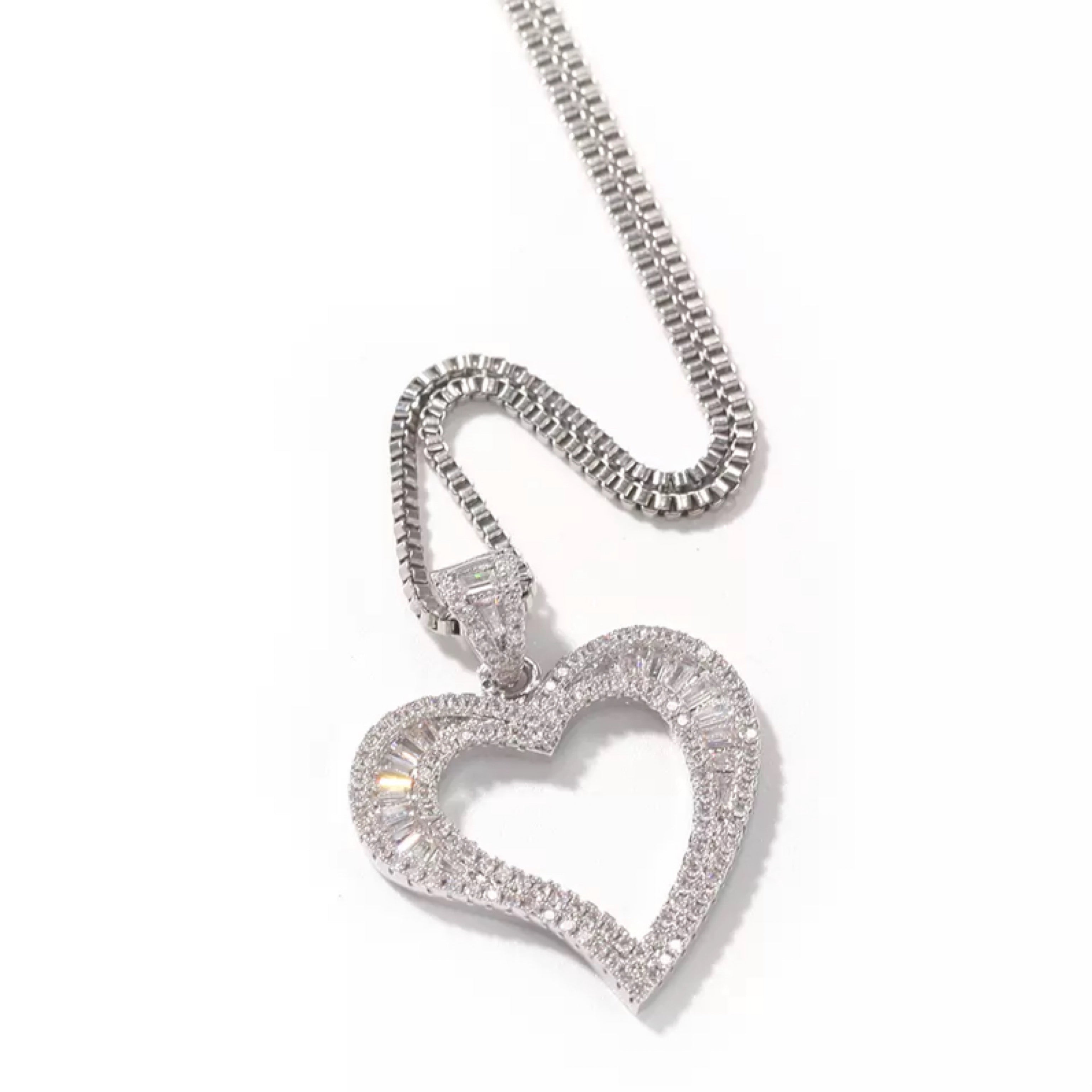 HOLLOW HEART PENDANT | NECKLACE – Katrinaz Box